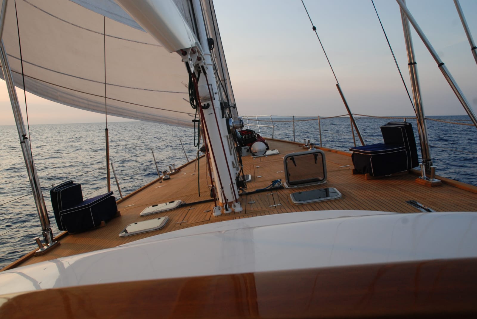 SALUTE - BAYESIAN Yacht By Perini Navi - Sailing – Luxury Yacht Browser ...